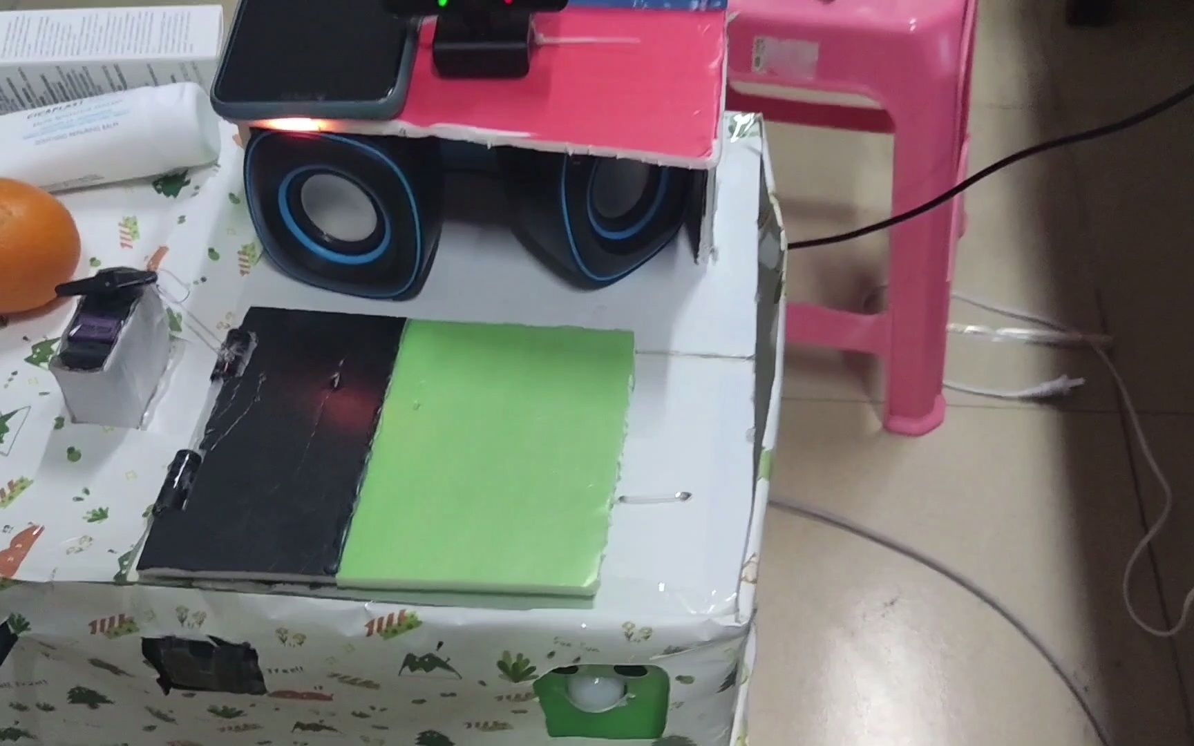 基于树莓派实现的智能分类垃圾箱,含管理员网站及工作人员、用户...