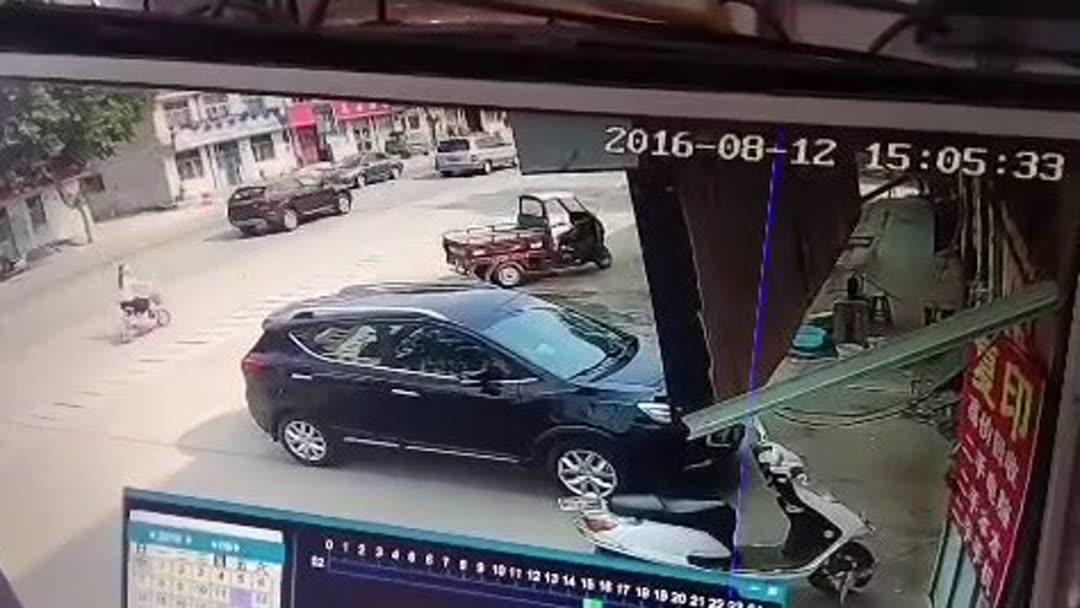 惨痛的交通事故,两人死亡,骑电动车千万小心啊。