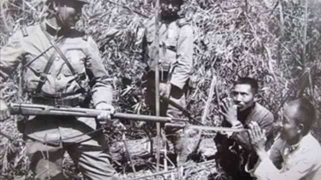 日本在二战时期有多可恶?假装投降灭了美国一个排,少校怒了
