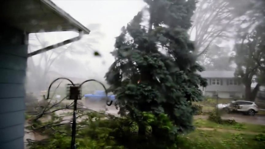 被监控记录下来的台风全过程,狂风暴雨树木倾倒,大自然的力量