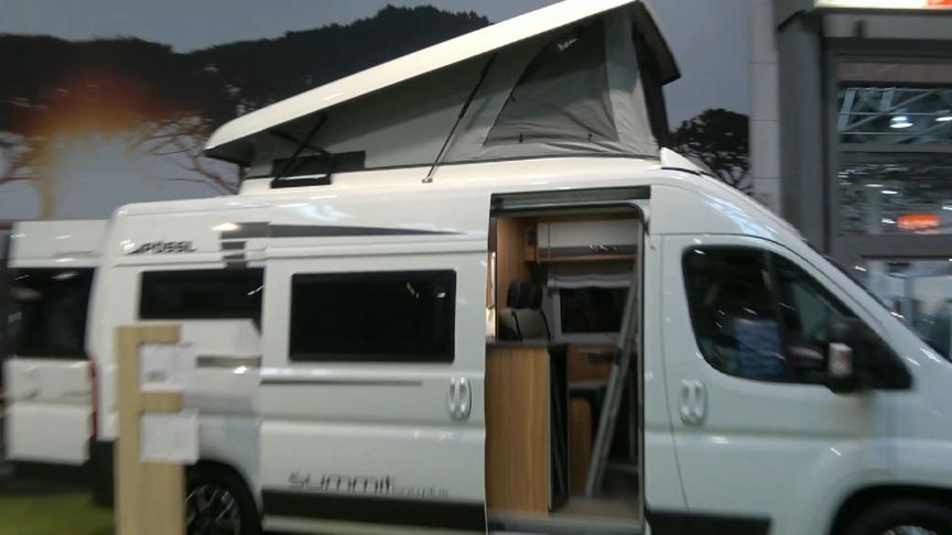 2022款中顶升顶B型房车卫浴干湿分离