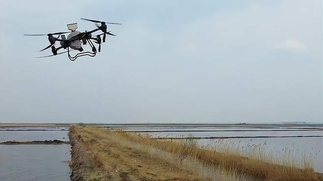 无人机广泛应用:建筑、农业、物流等领域