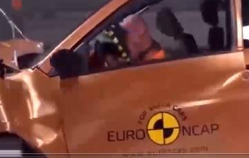 老年代步车50公里时速碰撞测试,你有什么想说的吗!