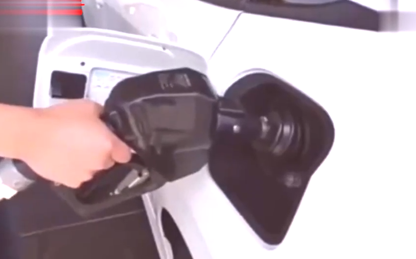 油电混动车型真的省油吗?车主说车真相,买车要三思买错就后悔