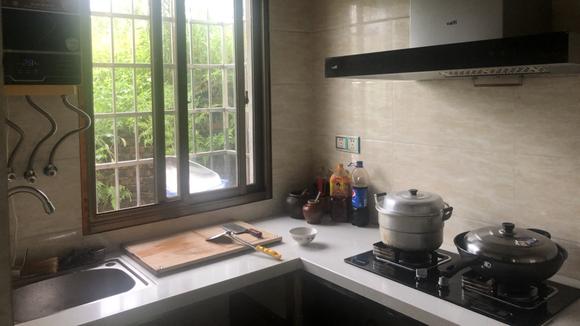 四川农村小厨房,经济实用方便打扫,大家看看还缺点什么