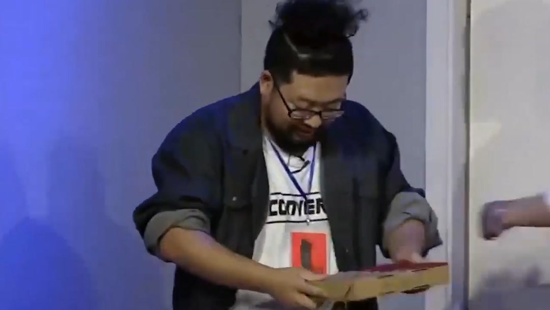 小品《如此破案》片段,肖旭修睿化身搞怪侦探,爆笑还原犯罪现场