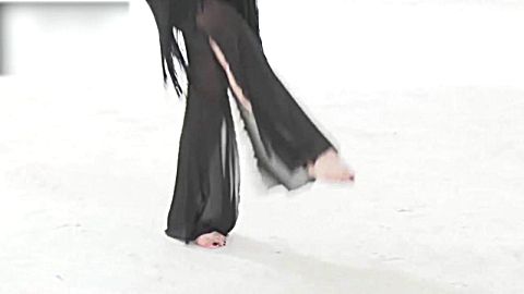 流鼻血肚皮舞旋转、跳跃及重心的稳定性训练1肚皮舞教练