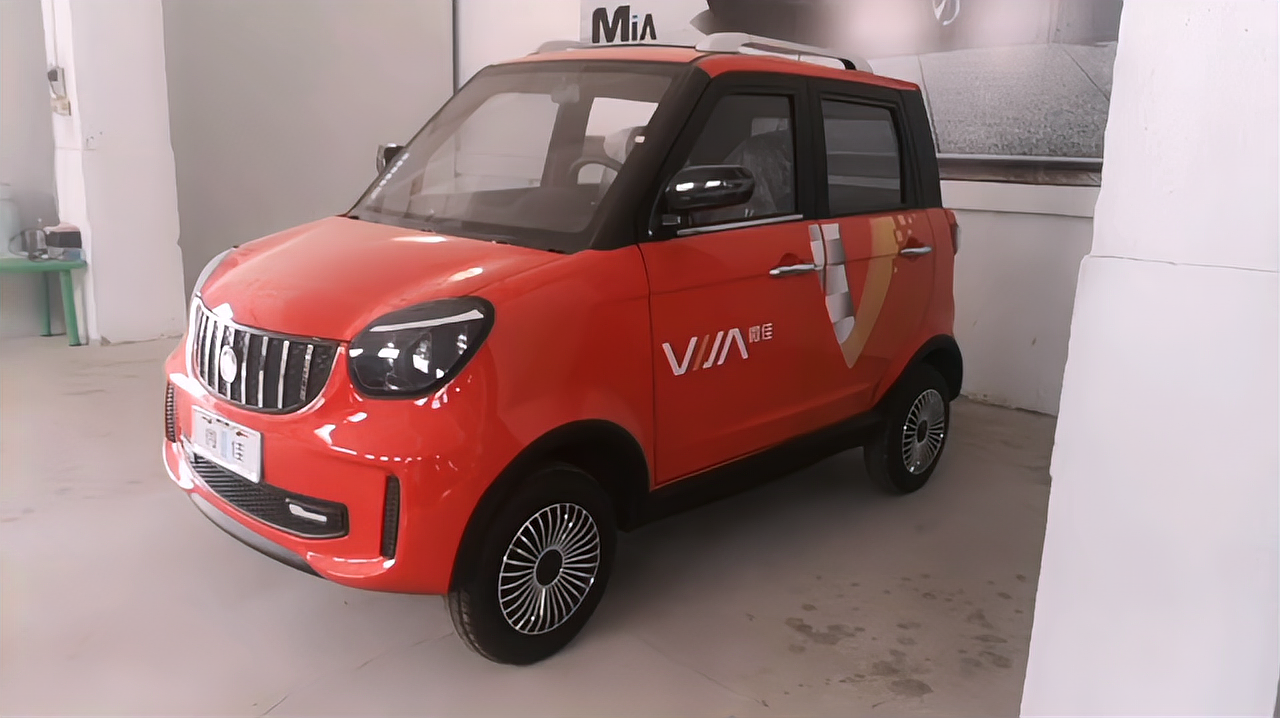 甘肃小姐姐定制油电两用的电动车,在家,接娃购物太方便了