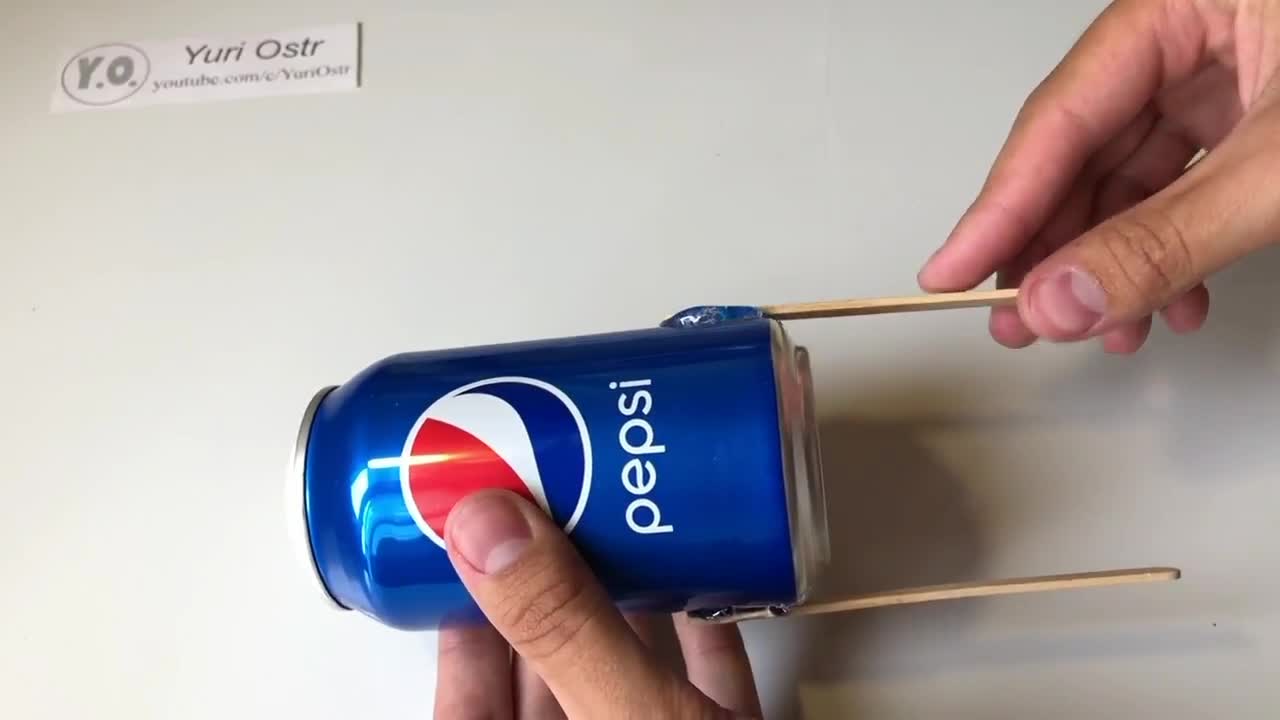 如何使用百事可乐制作橡皮筋船,满满的儿时回忆