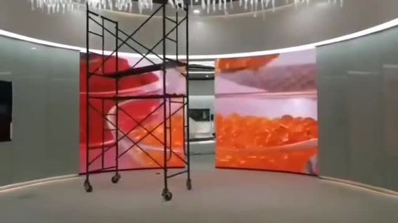 LED弧形屏开门设计