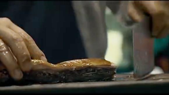 甄子丹路边大排档吃烧鸡,看着就有食欲,王宝强打斗也很过瘾