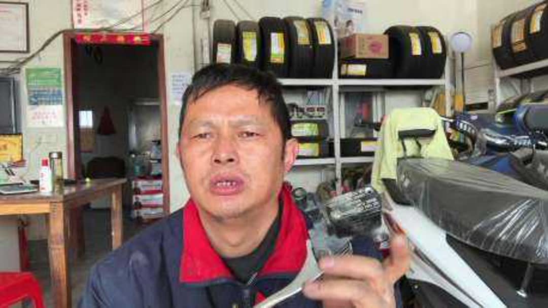 碟刹车加油排空气技巧你知道多少?修车老师傅告诉你,简单易学