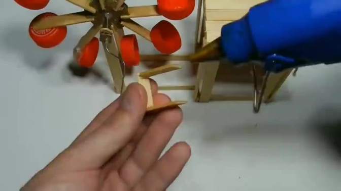 手工制作:用可乐瓶做一个简易的小水车,真是太棒了