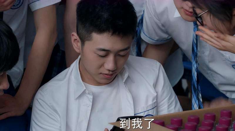 学霸尝试编程,竟然把计算机弄成了游戏机,真是让人佩服!
