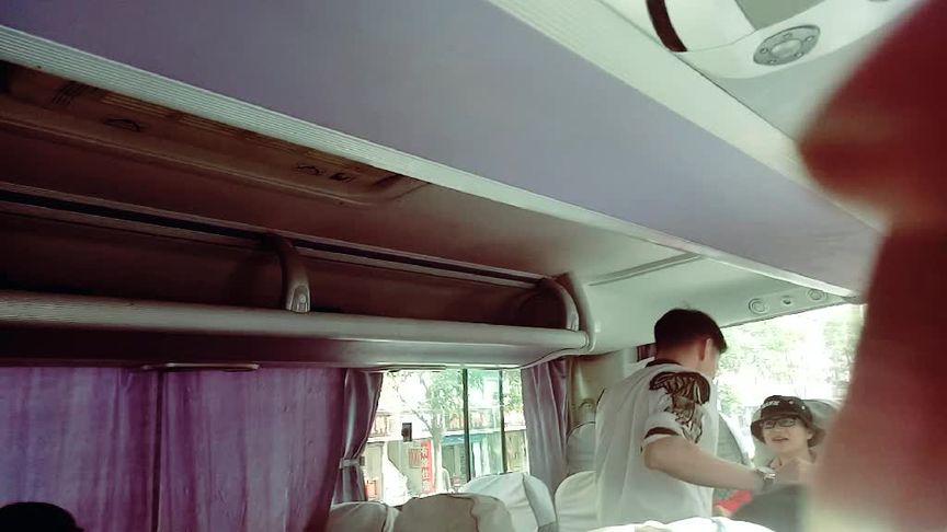 以下内容纯粹模仿电影桥段,想歪的自己去面壁。