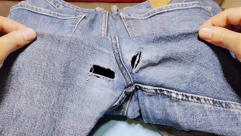 自己动手就可以完美无痕修复牛仔裤破洞的方法 无痕修复破洞