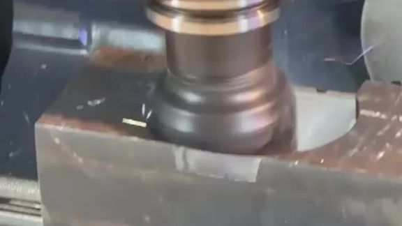 #机械加工 #数控加工 #加工中心 #自动化设备 #金属加工 #铣刀