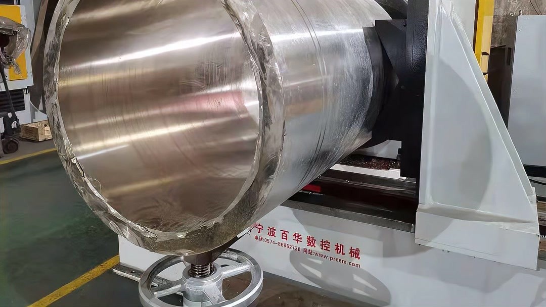 自动化管道坡口机:大管径厚壁不锈钢管打坡口