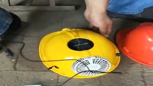 安全帽很常见,电风扇也常见,但是电风扇装在安全帽上有谁见过!