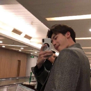 喜欢二硕的小张 