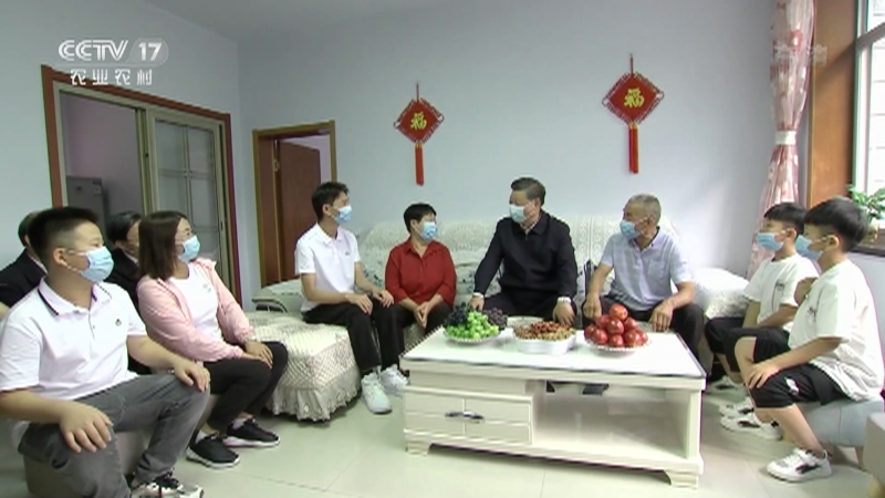[中国三农报道]习近平在河北承德考察时强调 贯彻新发展理念弘扬...