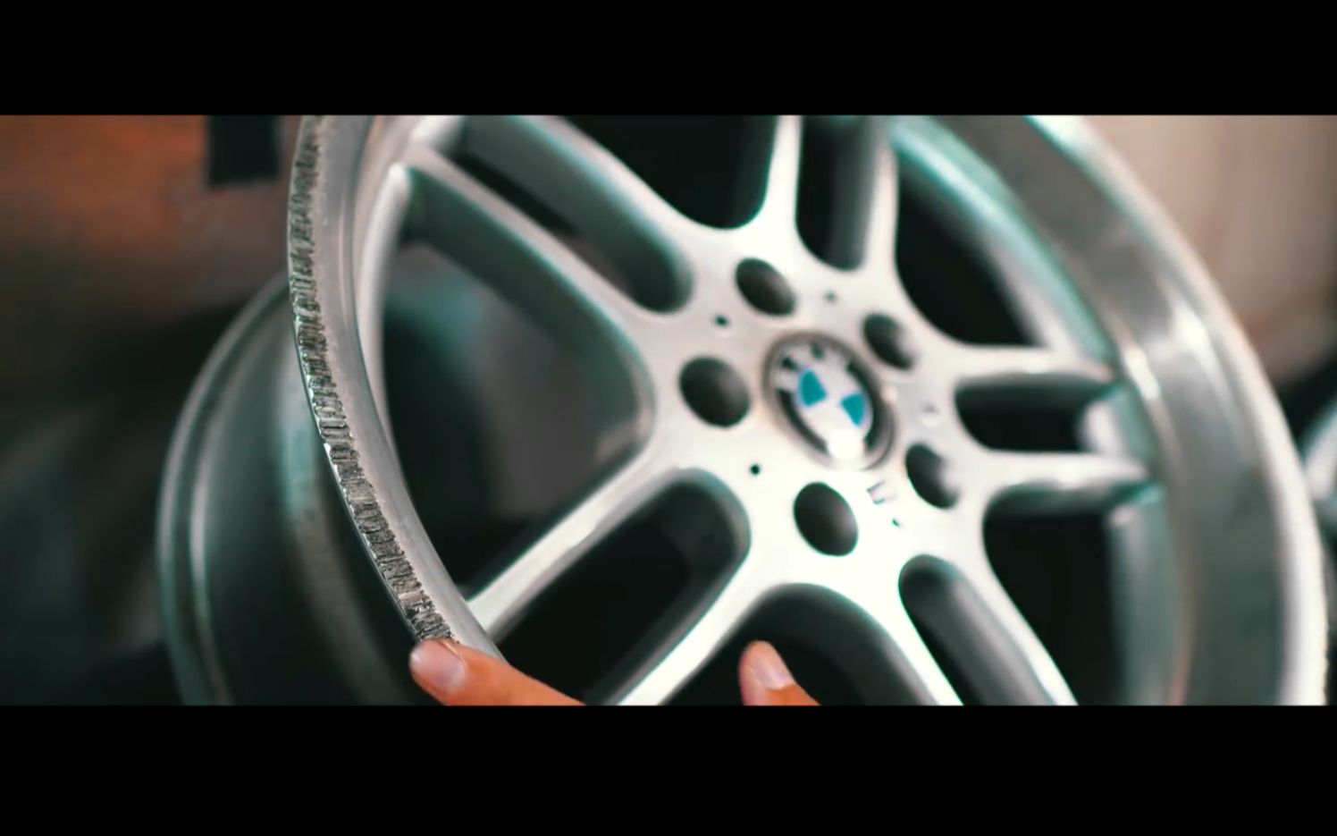 日本素人,手工打磨翻新BMW五幅M power轮毂