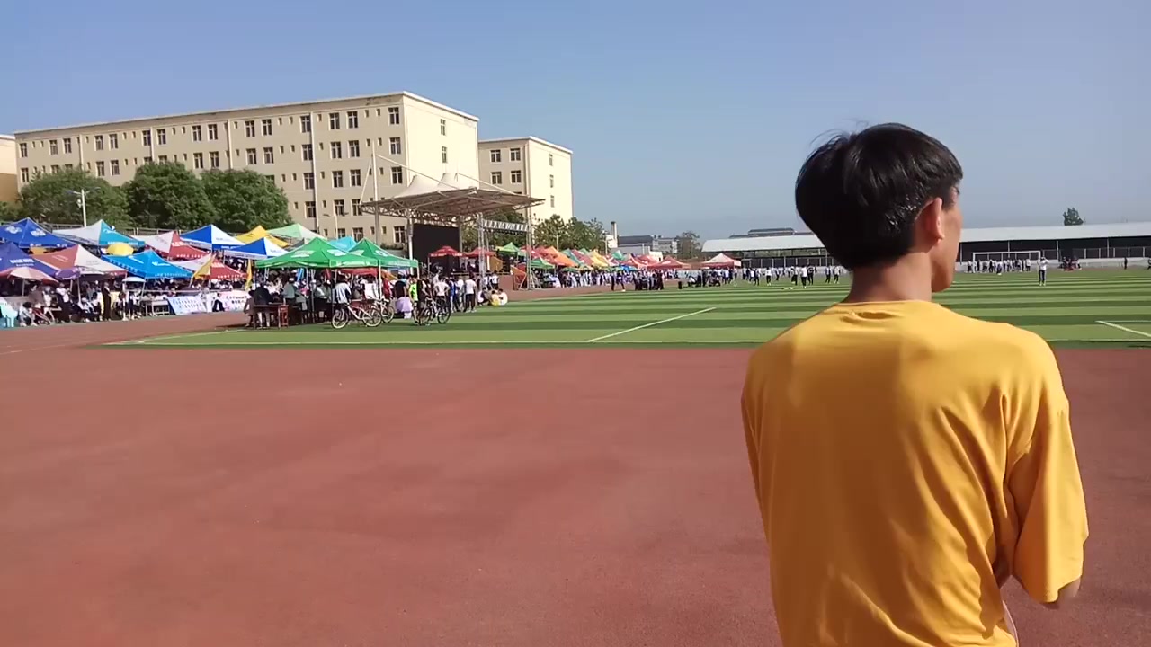 高中运动会现场掠影…