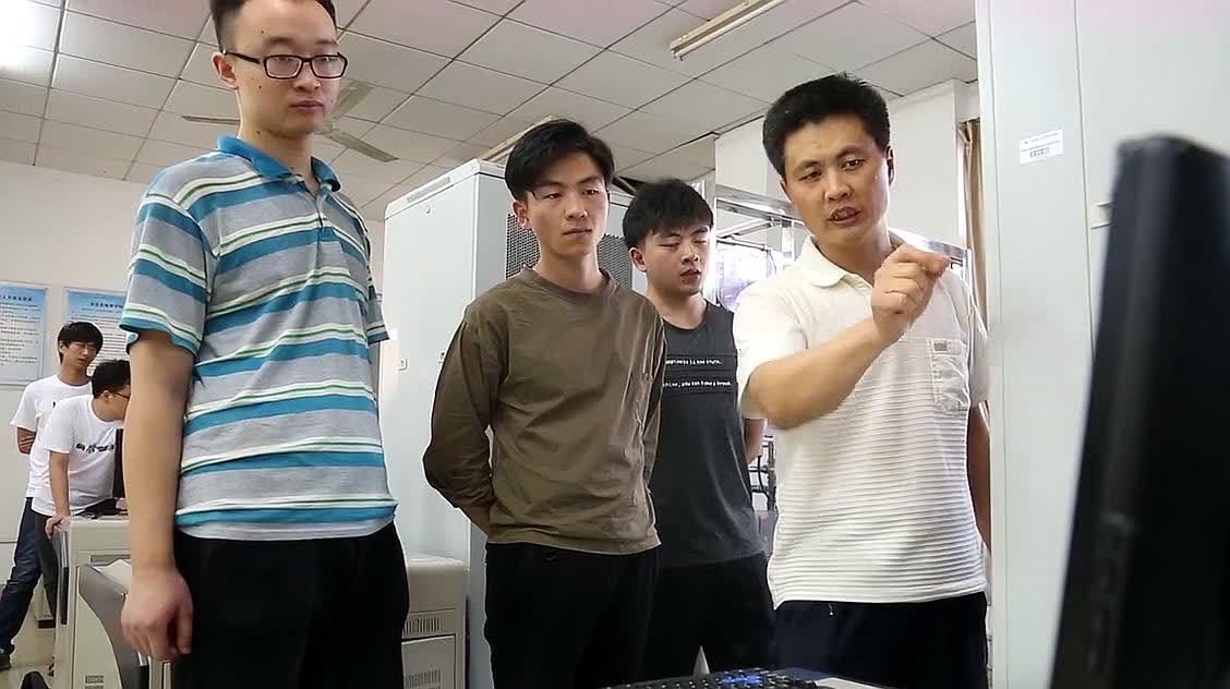最难学的3个专业,毕业后却很吃香,工作体面.