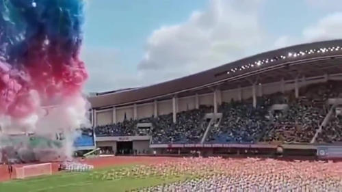 别人家学校的运动会开幕式,这场面堪比奥运会了