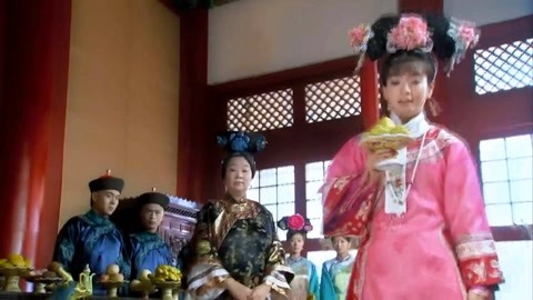 新还珠格格:紫薇说起小燕子,小燕子学习礼仪,容嬷嬷刁难