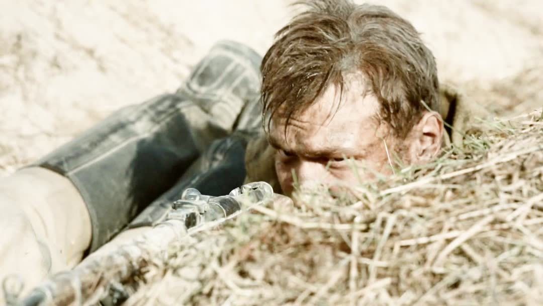 俄罗斯经典战争大片,苏军冲锋遭火力压制,诱杀敌狙击手全歼德军