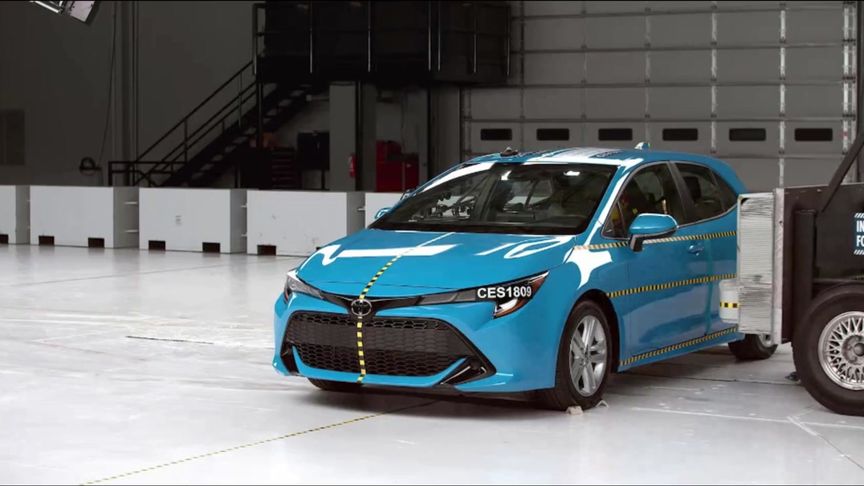 2019丰田卡罗拉两厢车侧面碰撞试验