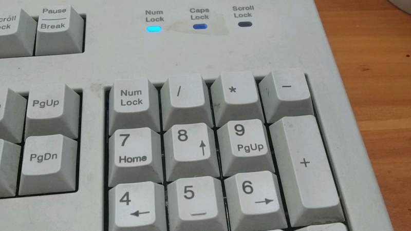 键盘上面的三个灯