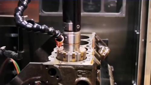 汽车缸体珩磨工艺,修过的或者新车缸体,都要先珩磨润滑一下