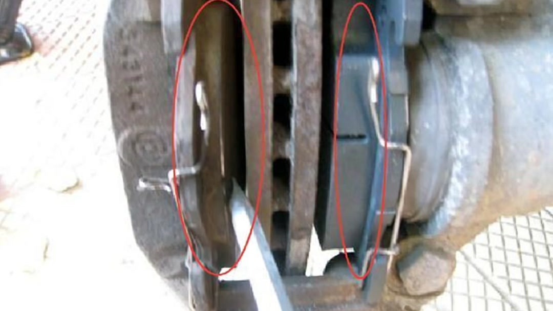 踩刹车发动机抖动怎么回事?故障来源竟然是它,建议大家及时处理