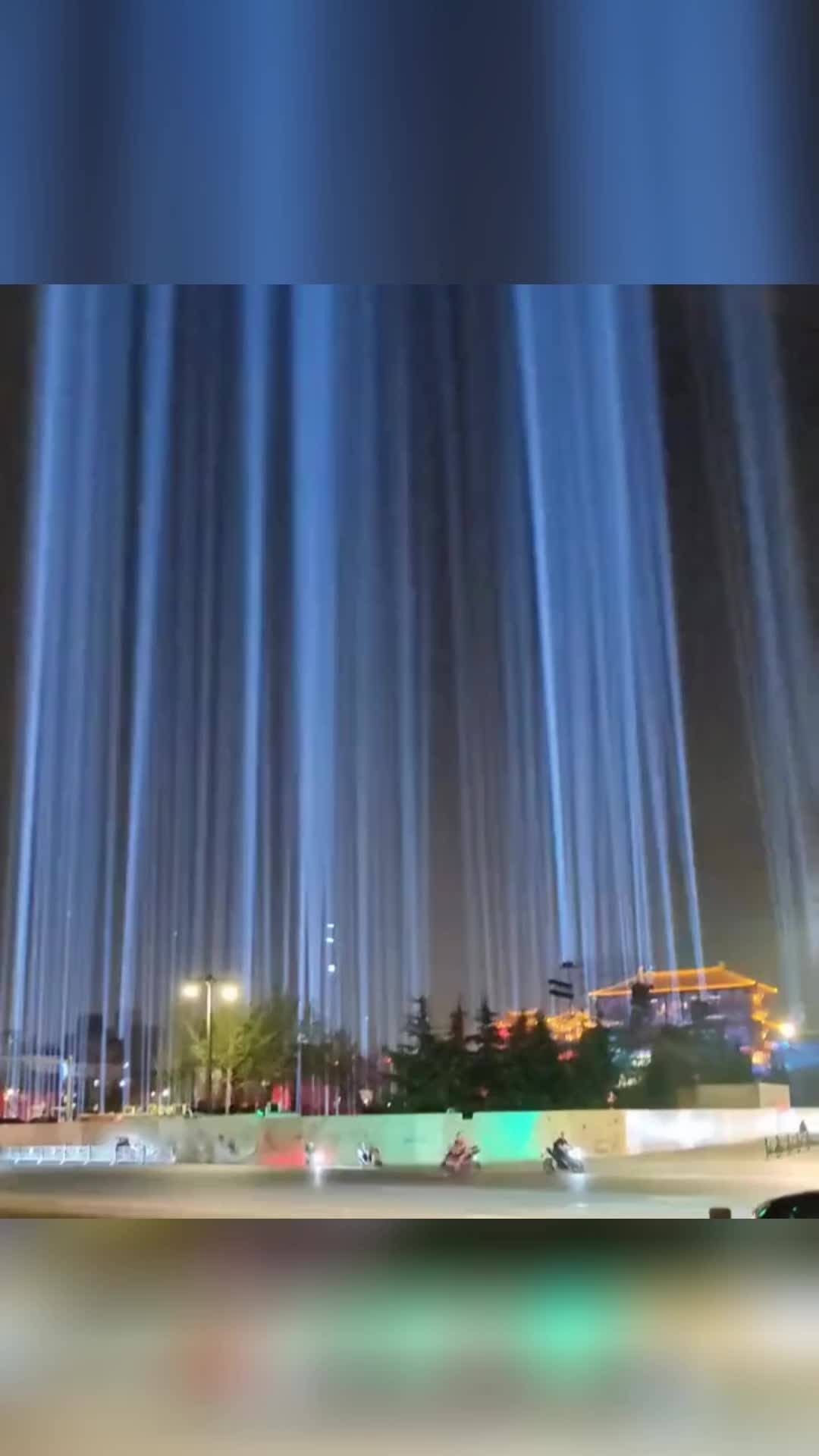 河南省运动会开幕式灯光测试,效果拉满 犹如时空隧道