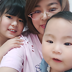 青岛华德立包装机文静 