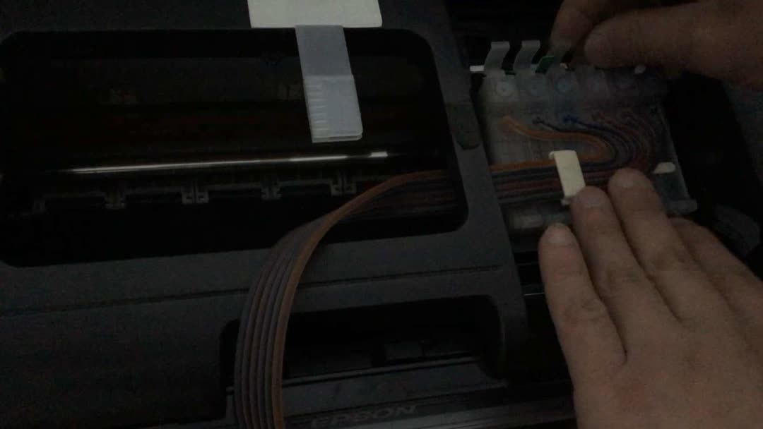 R330 T50 L800打印机连供墨盒的拆装方法