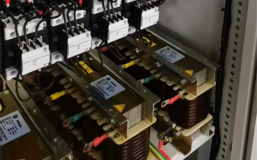 成套电气,工艺技术集,带电抗器电容柜