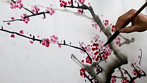 中国花鸟画: 国画长幅梅花画法教学, 几笔就可以点出梅花的感觉