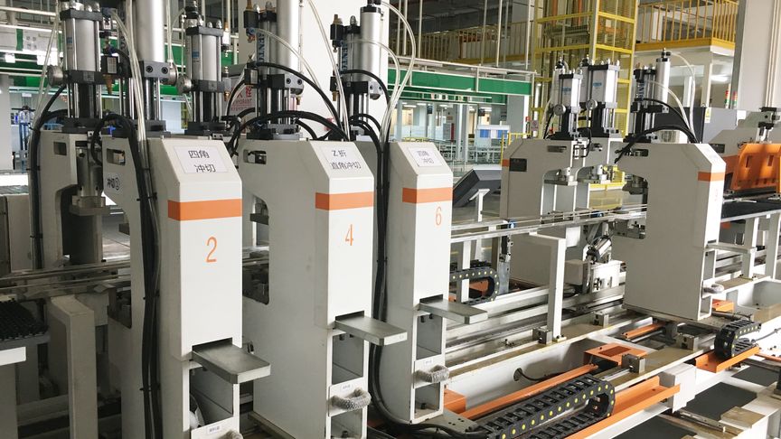 冷柜内胆绕管机工作流程