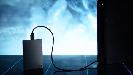 希捷专用Game Drive移动硬盘,畅玩游戏无压力