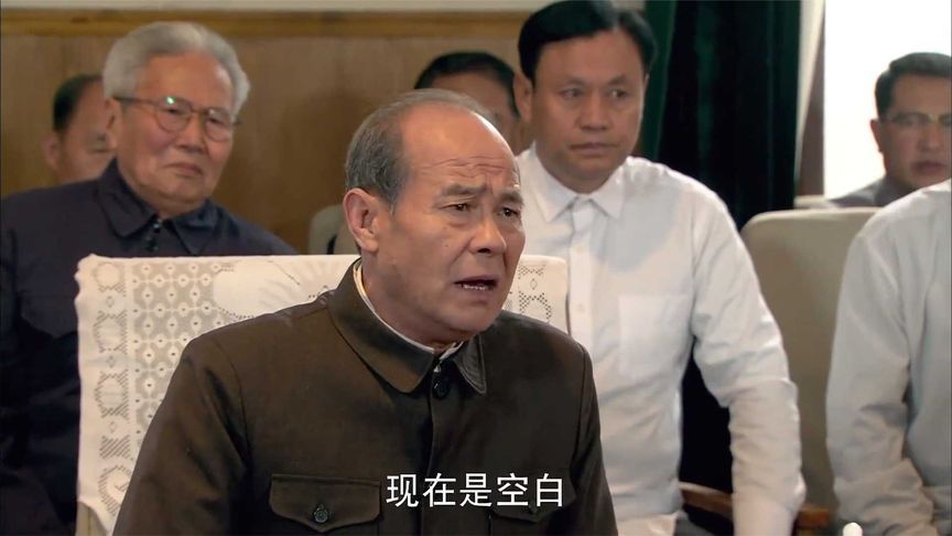 影视:大会提出关键问题,年轻人才出现断层,邓小平回答定军心