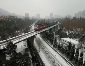 (陇海线火车视频集锦)ss7e0047牵引z265上海-西宁-拉萨通过宝鸡西关