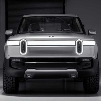 【亚马逊向Rivian订够了10万辆电动车】外媒消息,亚马逊将从美国电动...