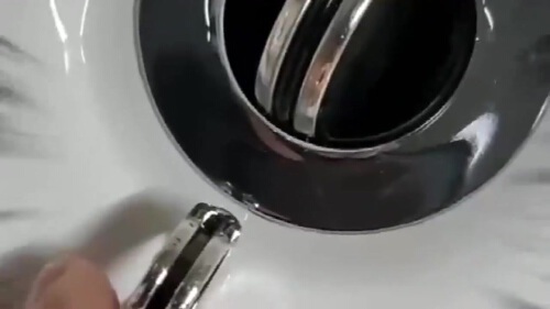 怪不得戒指设计成这样,洗手时发现这一幕,我终于明白了!