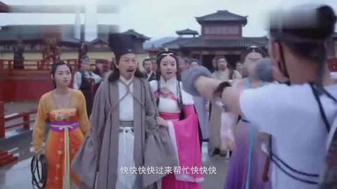 男子携带现代武器穿越到古代,从天而降,看呆众人