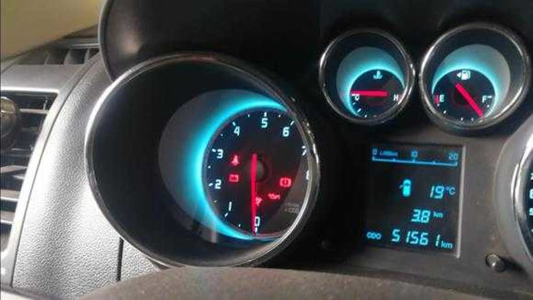 长安车气囊灯点亮,查故障码,看数据。