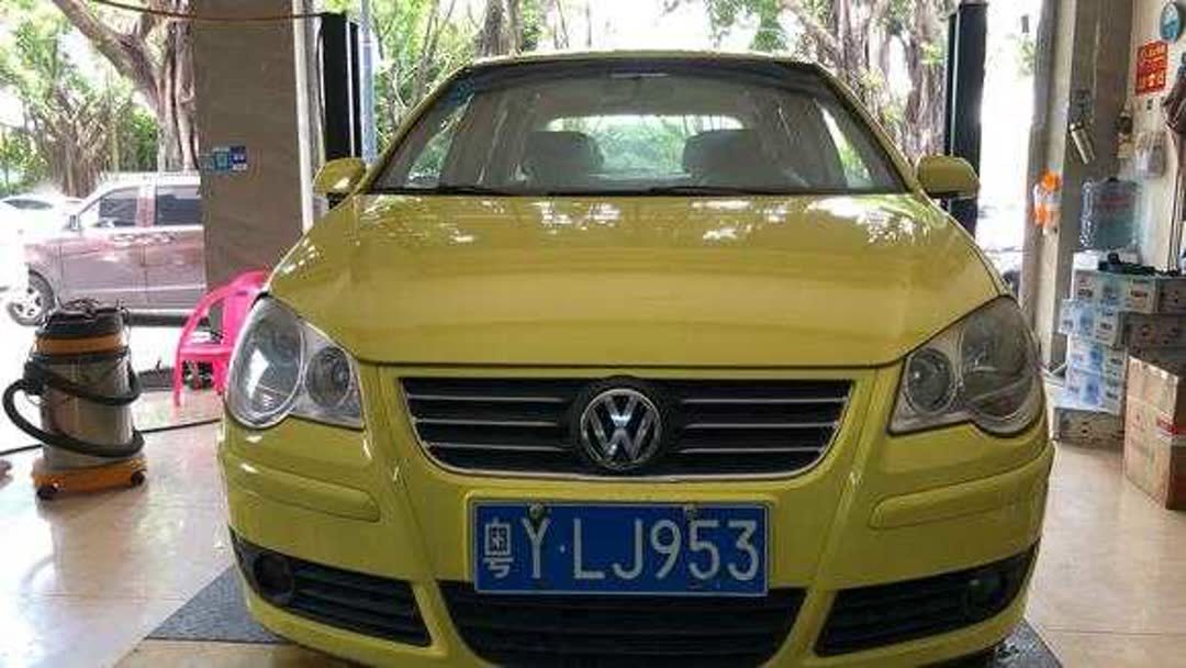 收到网友300元订金,找一台2万元的自动挡小车,这台Polo可满意?