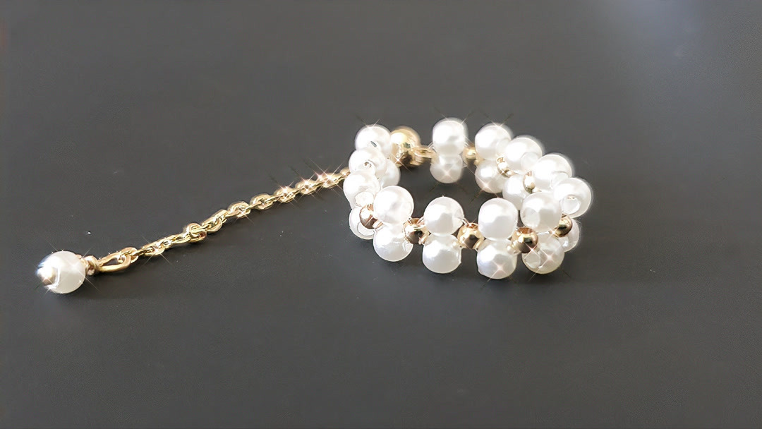 花姐的DIY手工视频教程,可调节长度的简单珍珠戒指